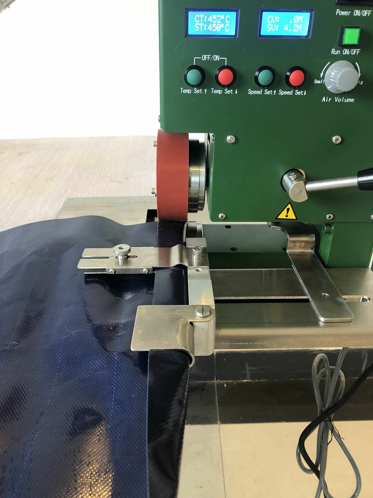 Automatic welding machine for tarpaulins and banners Bosite Overlap ...